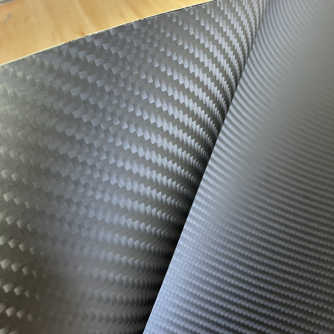 Twill matte carbon fibre HexaSkin™